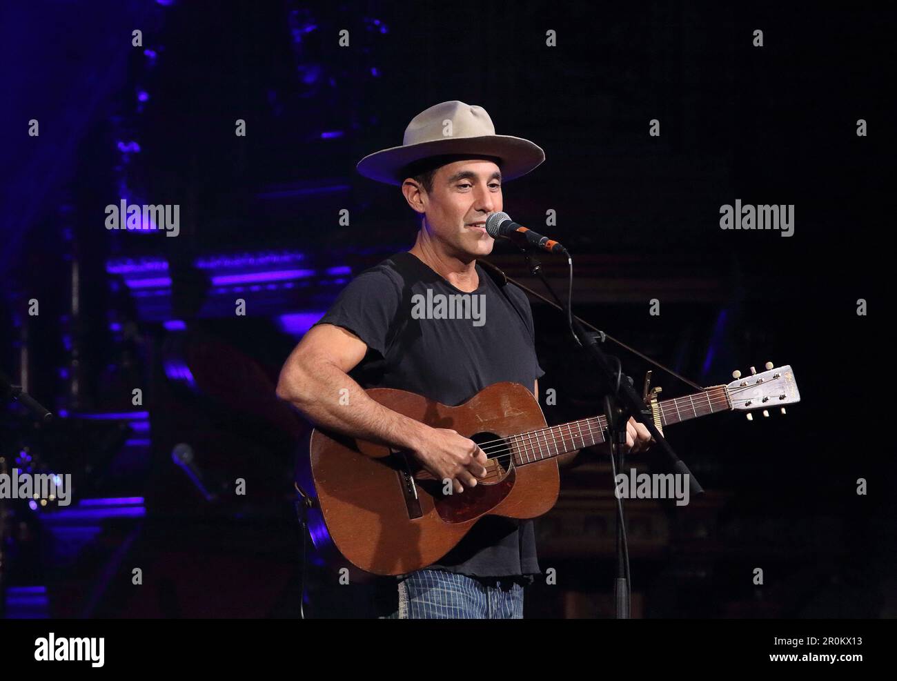 Joshua Radin, Singer Songwriter at the Pepper Canister (St Stephens ...