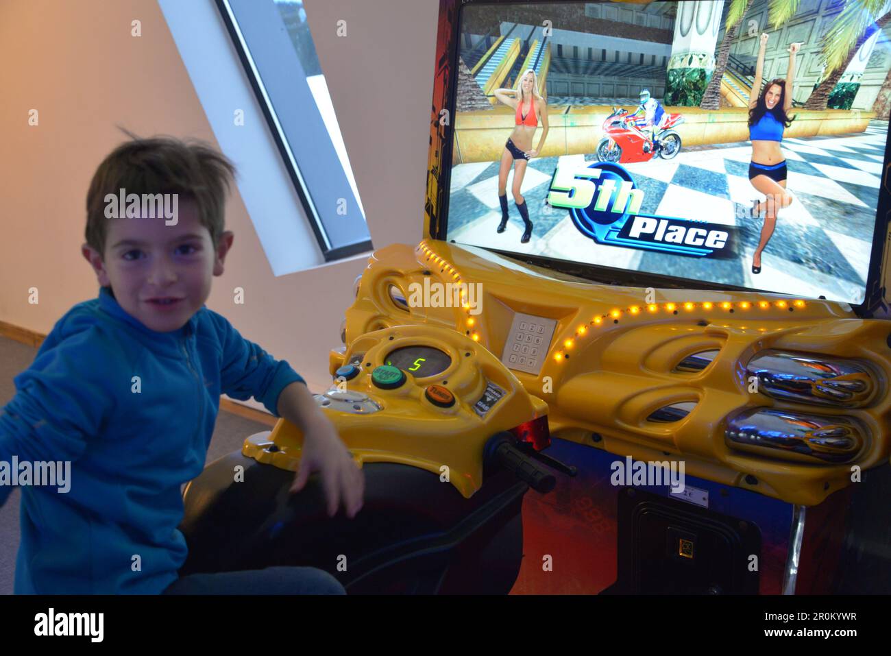 Video game big screen hi-res stock photography and images - Alamy