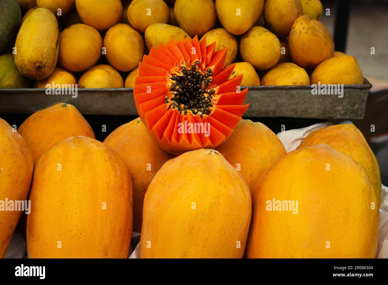 Ripe papayas hi-res stock photography and images - Alamy