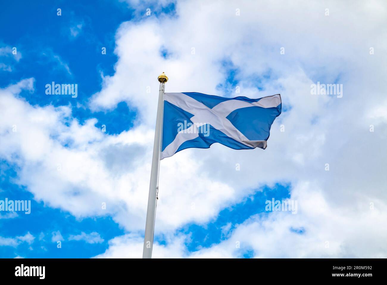 Scottish flag flying in wind hi-res stock photography and images - Alamy
