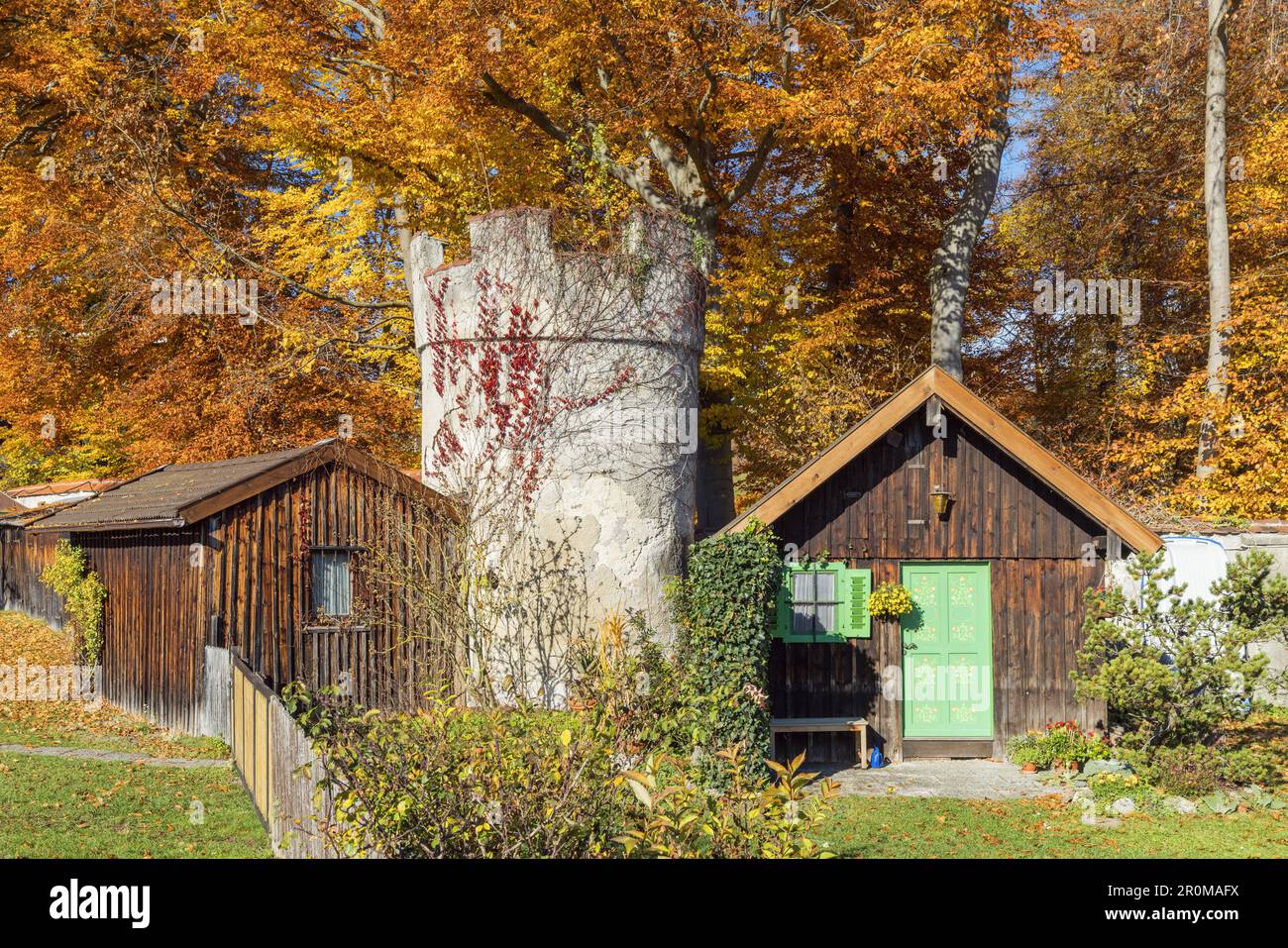 Round tower in the park, Possenhofen Castle near Pöcking, Lake ...