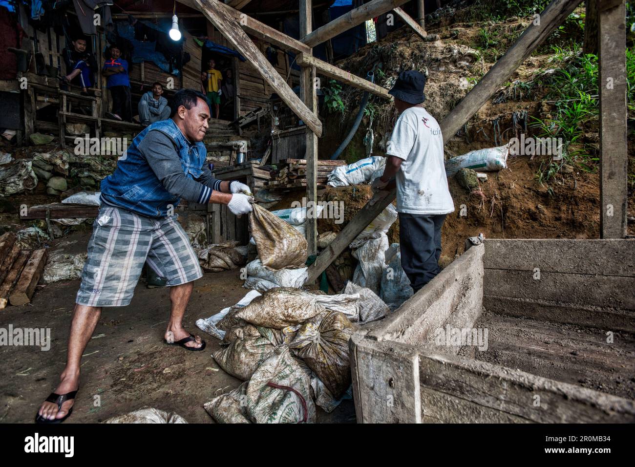 Inside an illegal gold mine hi-res stock photography and images - Alamy