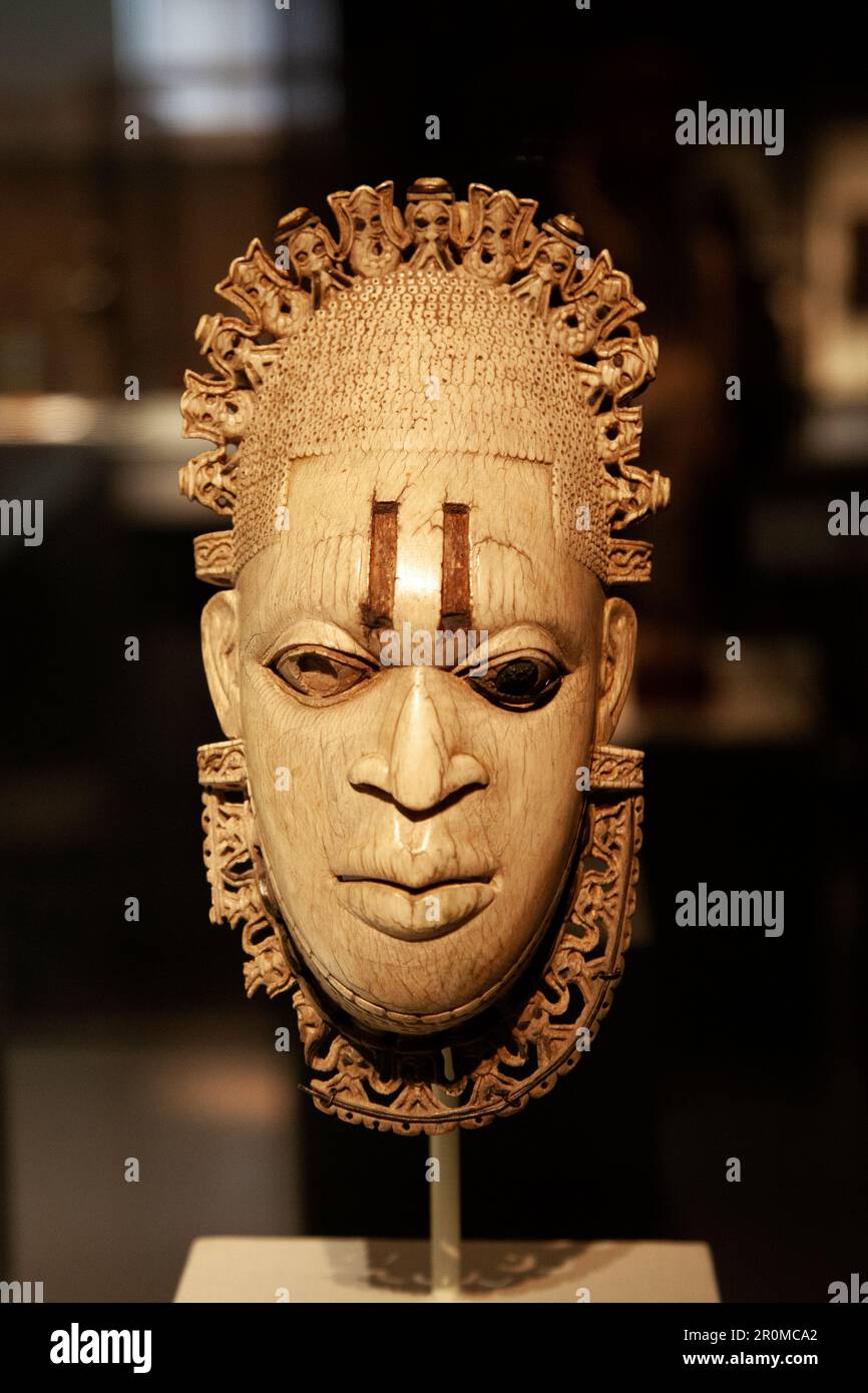 Benin ivory pendant mask hi-res stock photography and images - Alamy