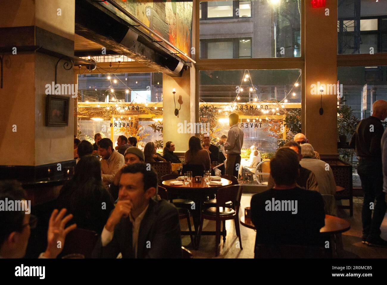 Gramercy tavern restaurant bar hi-res stock photography and images - Alamy