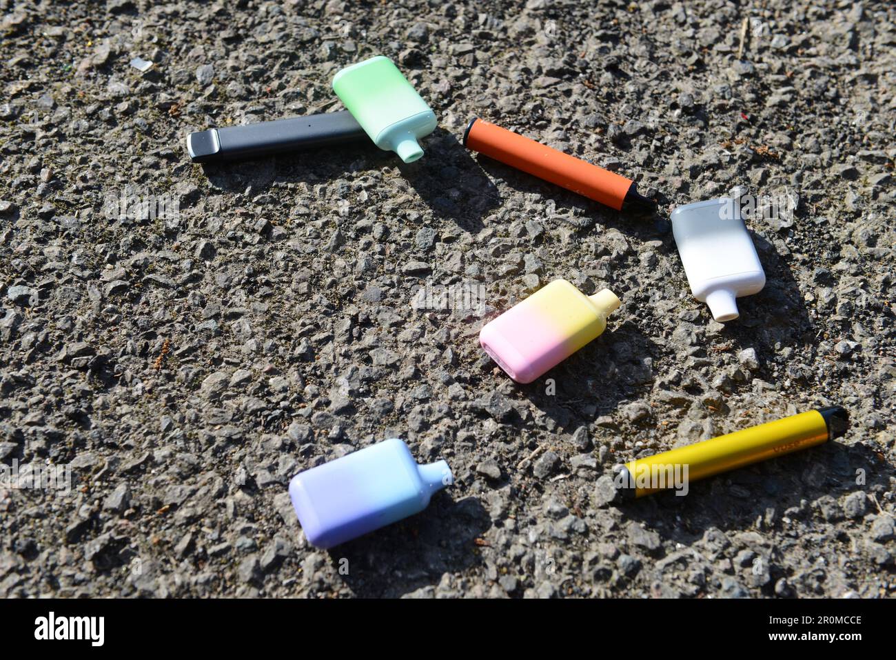 single use vapes Stock Photo - Alamy