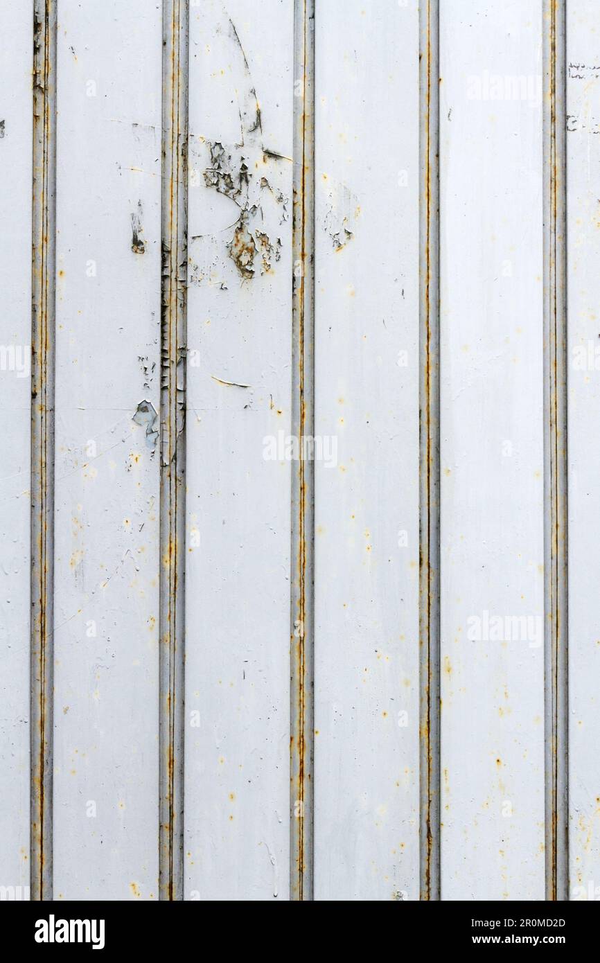 Old aluminium metallic sheet wall hi-res stock photography and images ...