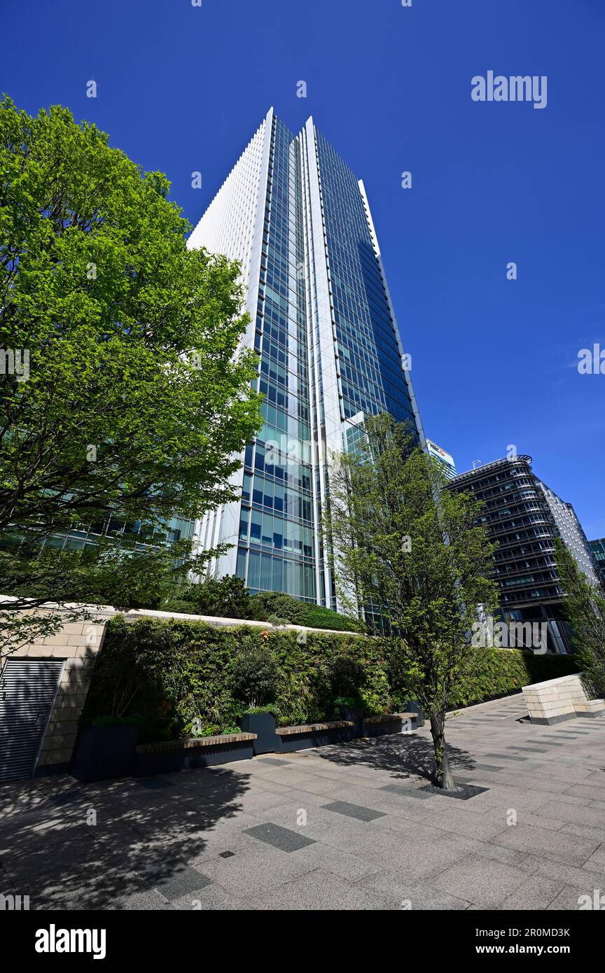 10 upper bank street canary wharf hi-res stock photography and images ...