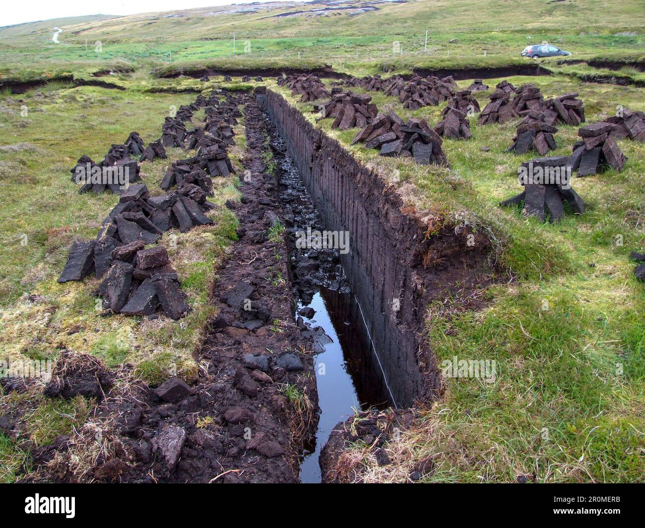 Open peat fire hi-res stock photography and images - Alamy