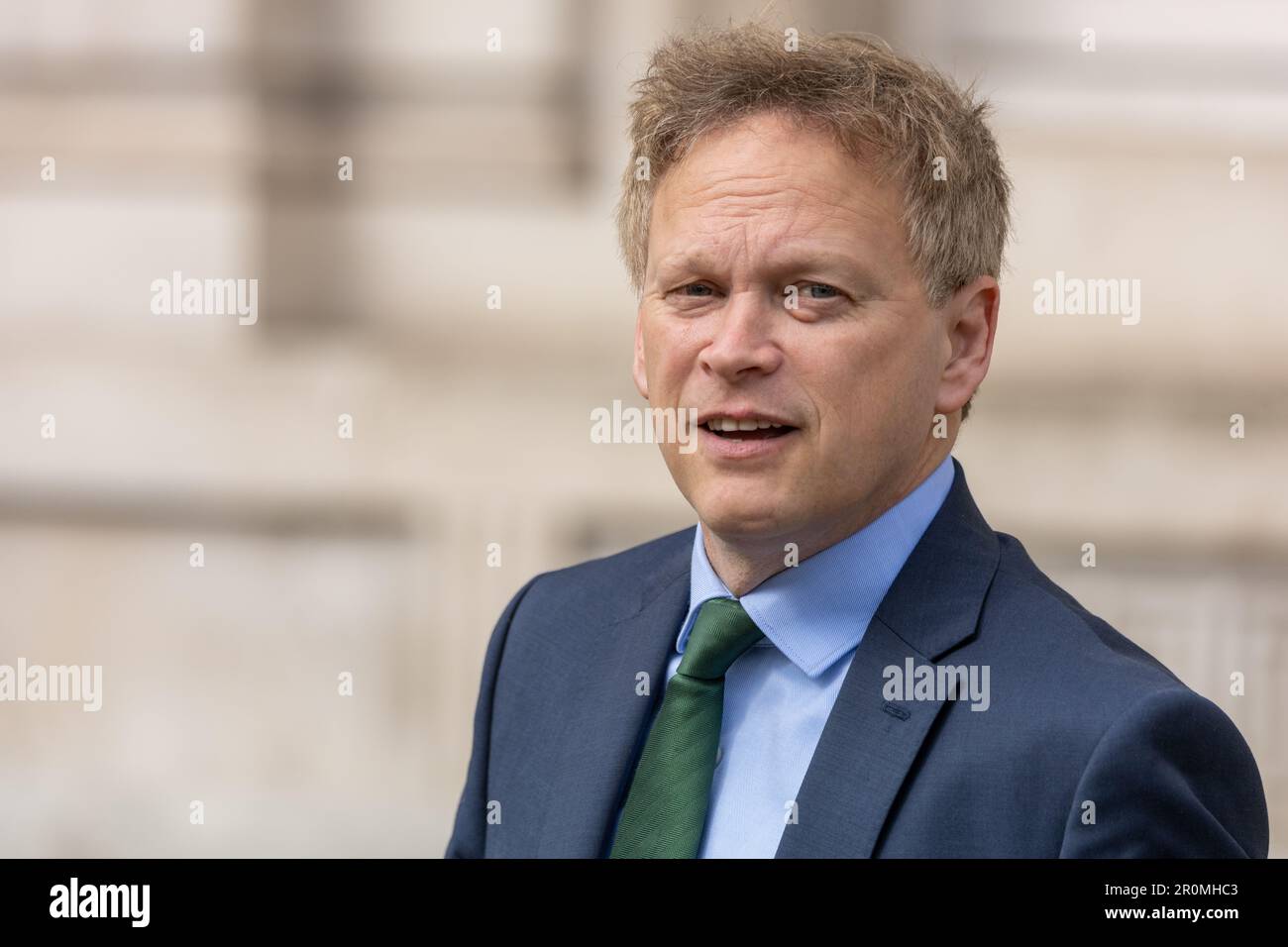 Net zero office hi-res stock photography and images - Alamy