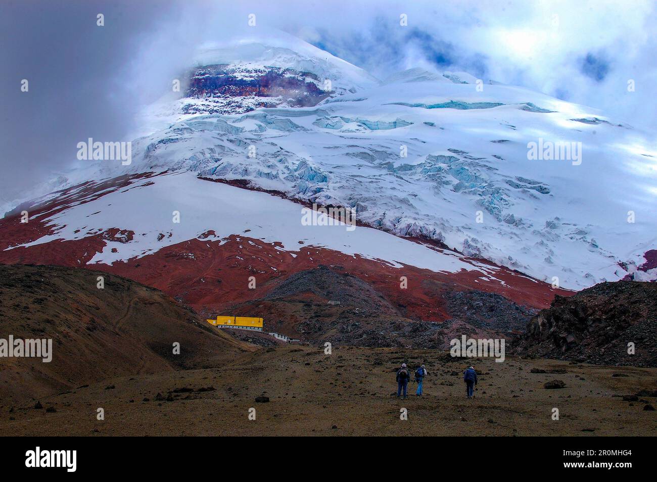 Cotopaxi vulcano ecuador hi-res stock photography and images - Alamy