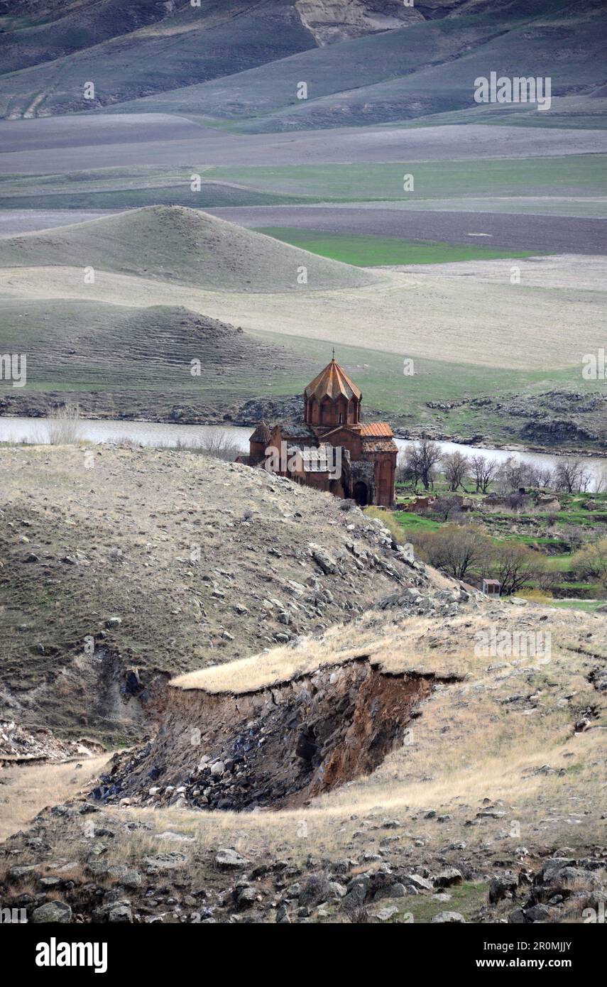 Located in the middle of the barren landscape by the river, Marmaschen ...