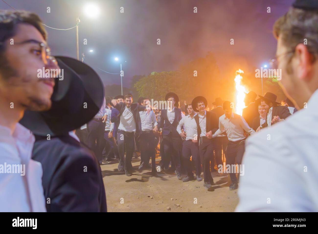 Traditional jewish dance hi-res stock photography and images - Alamy