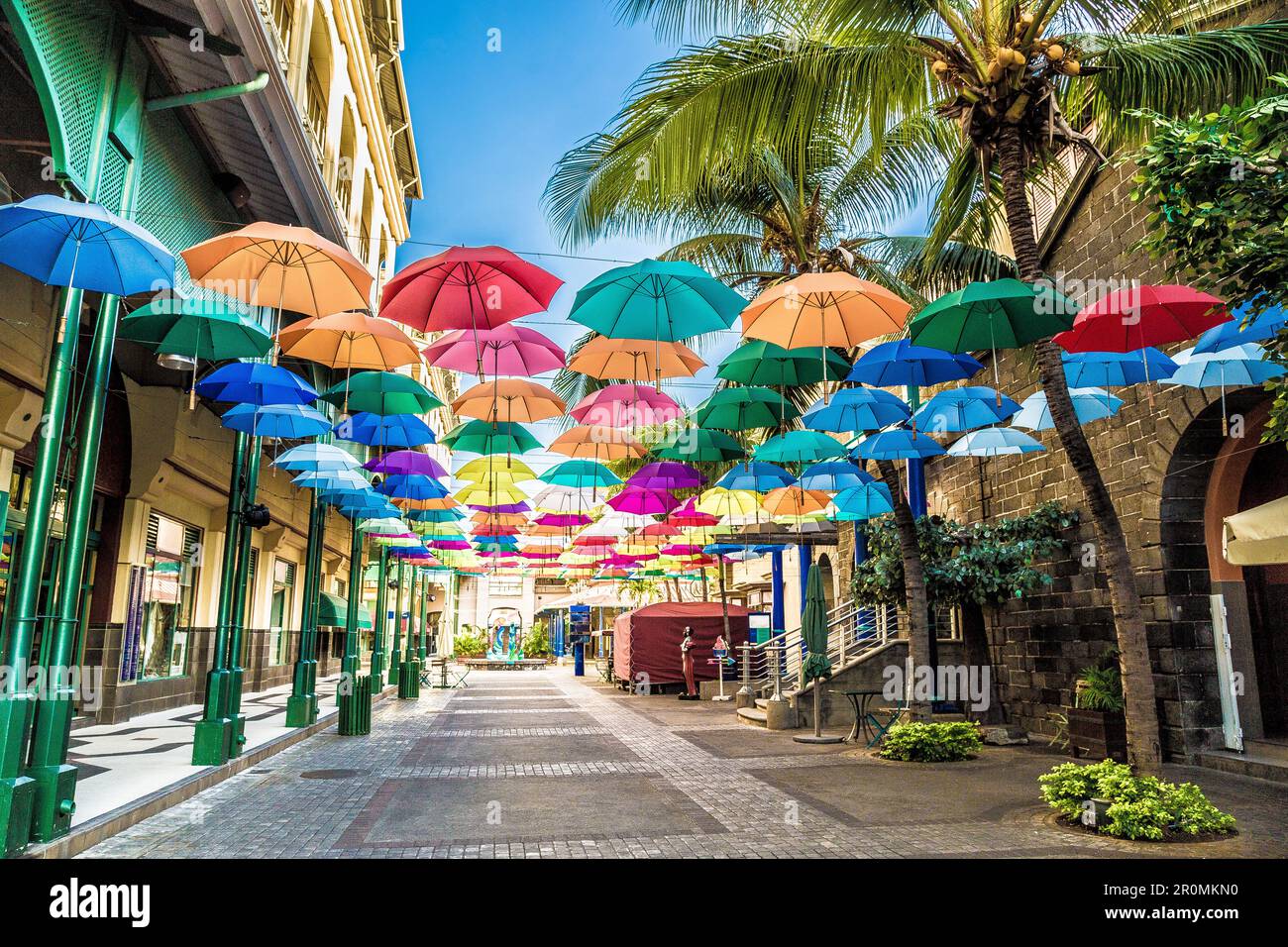 Le caudan waterfront umbrella hi-res stock photography and images - Alamy