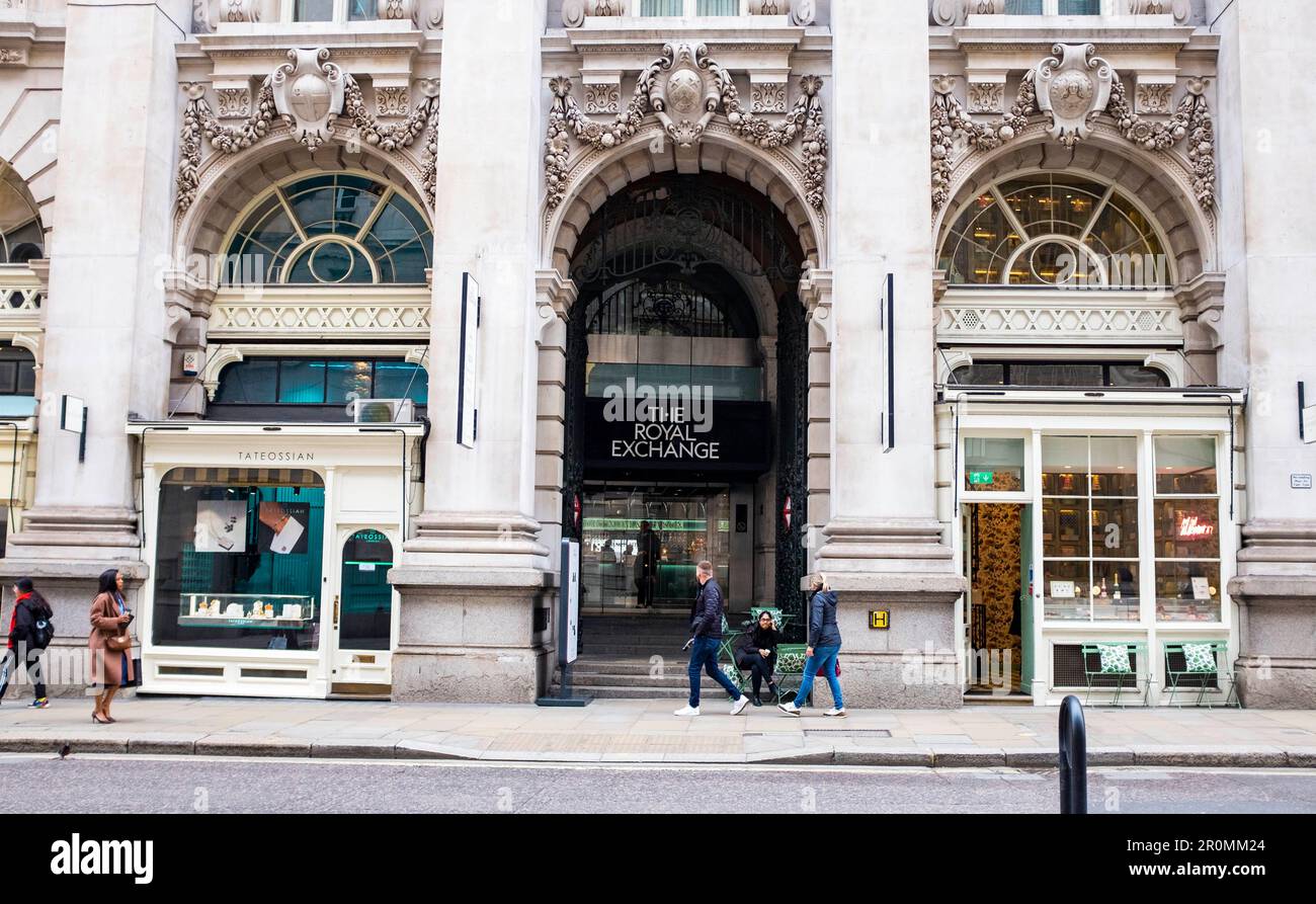 Royal exchange exterior view hi-res stock photography and images - Alamy