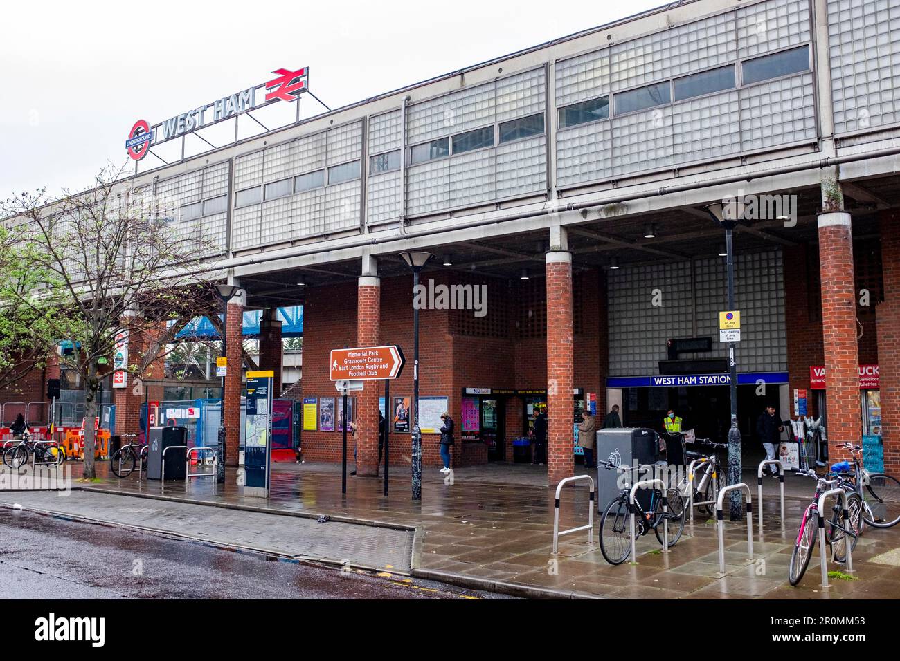 London Views - The West Ham underground tube station entrance Stock Photo - Alamy