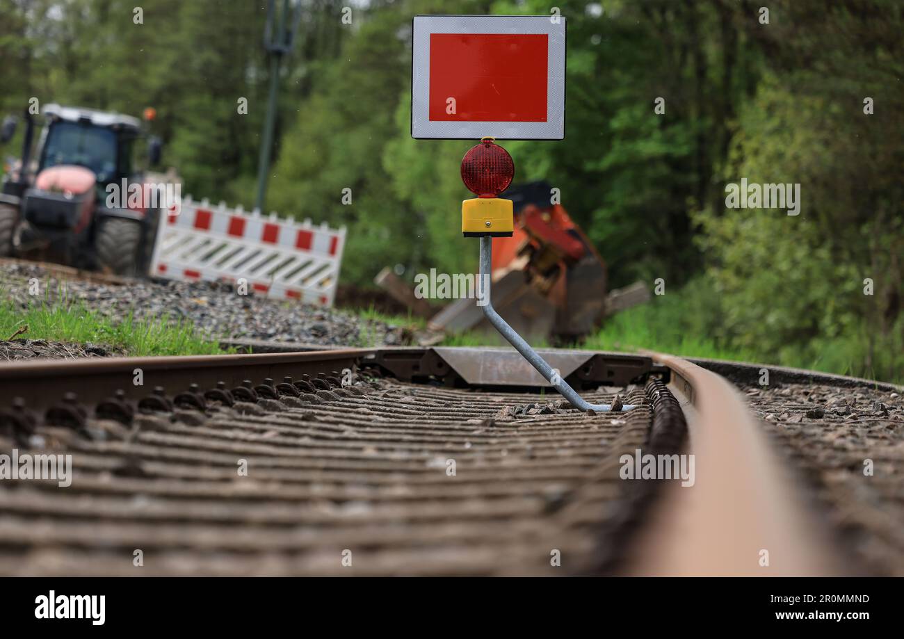 Kall, Germany. 09th May, 2023. A sign marks the closed section of the ...