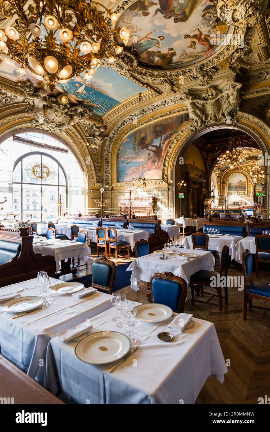 Art deco station restaurant Le Train Bleu, Gare de Lyon, Paris, France ...