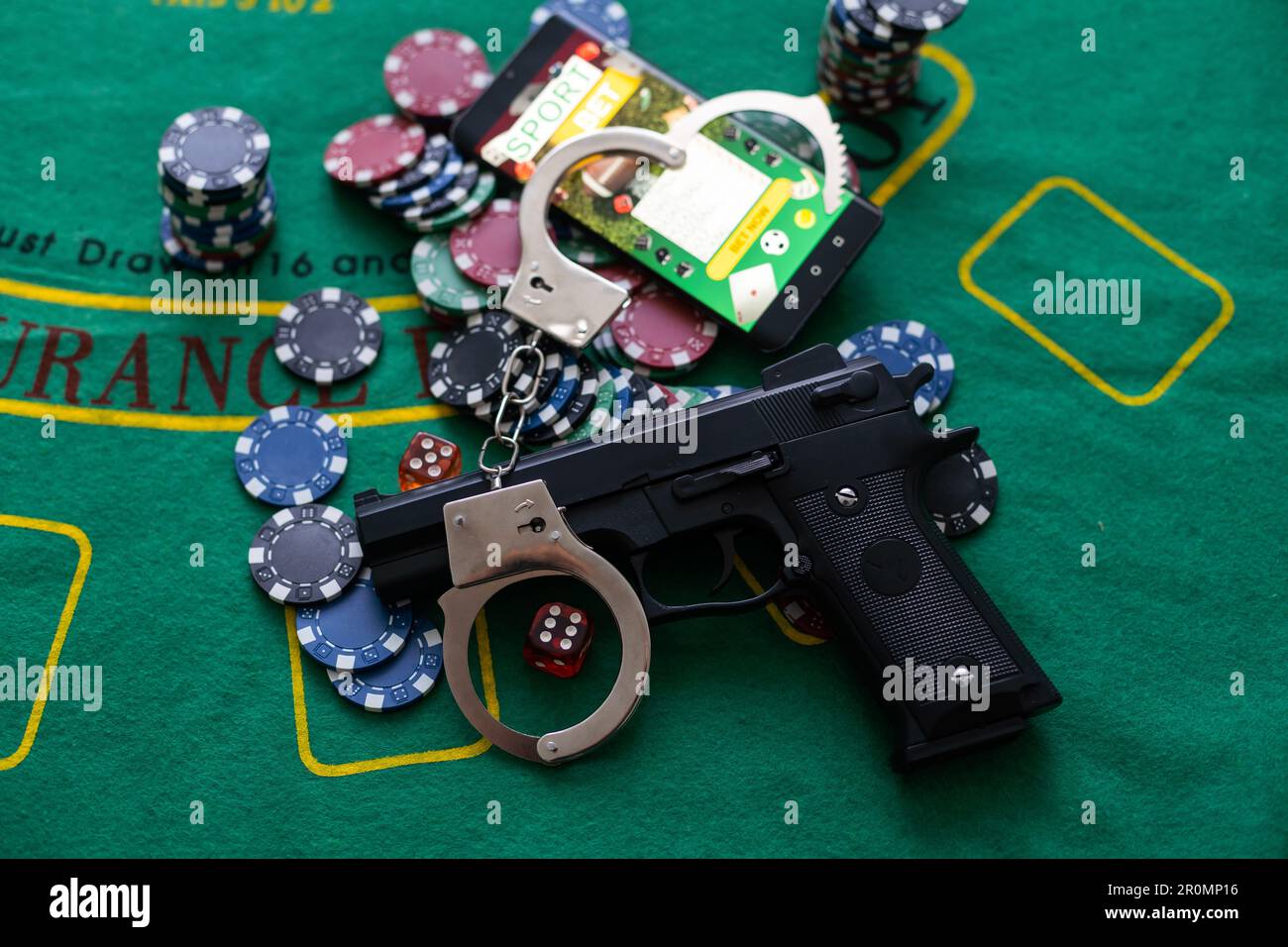 Man gun poker table hi-res stock photography and images - Alamy