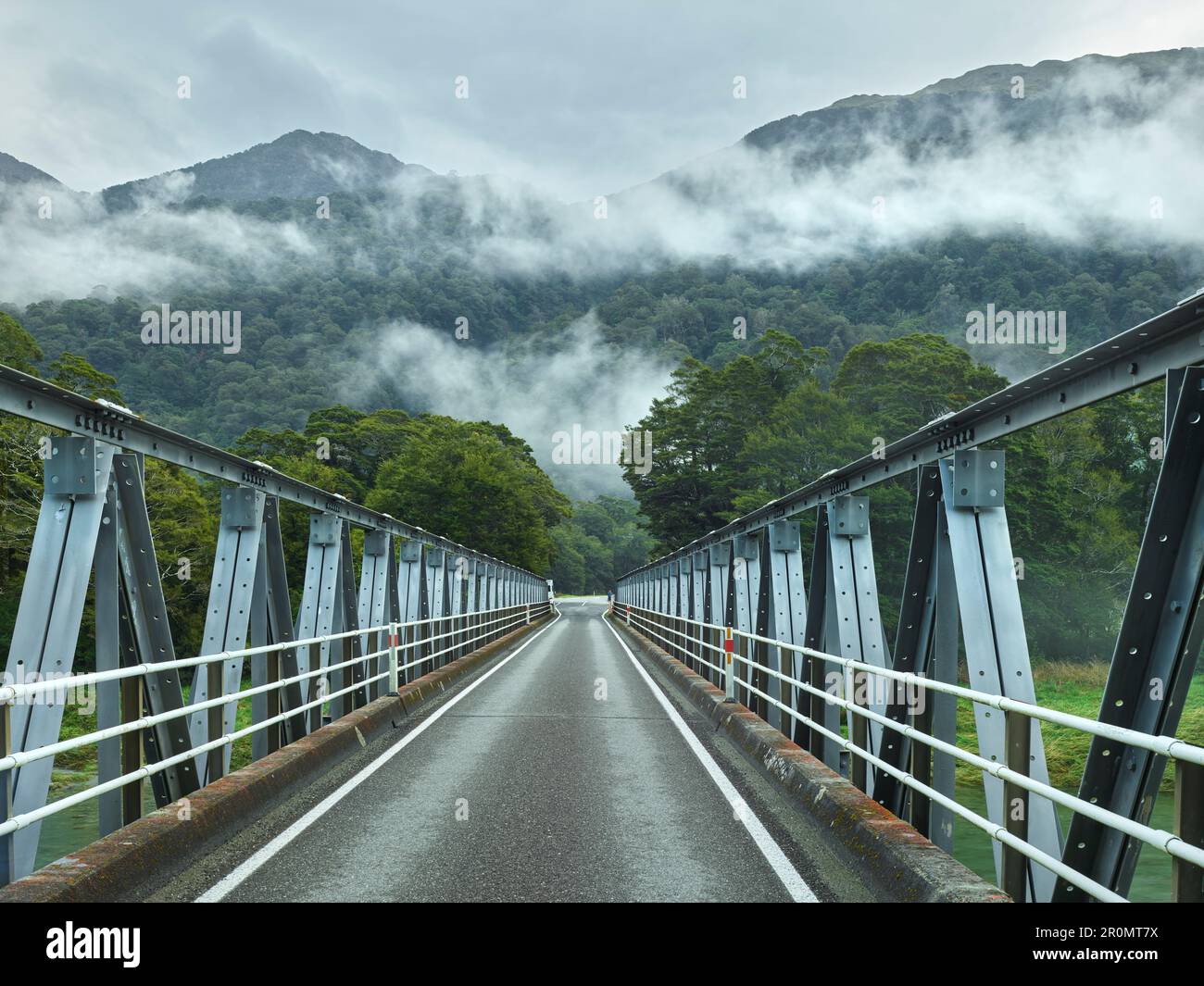 Bridge over the Haast River, Mount Aspiring National Park, Hates Pass ...