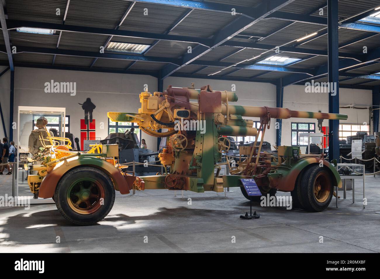 FLAK 88 mobile heavy artillery gun Stock Photo - Alamy