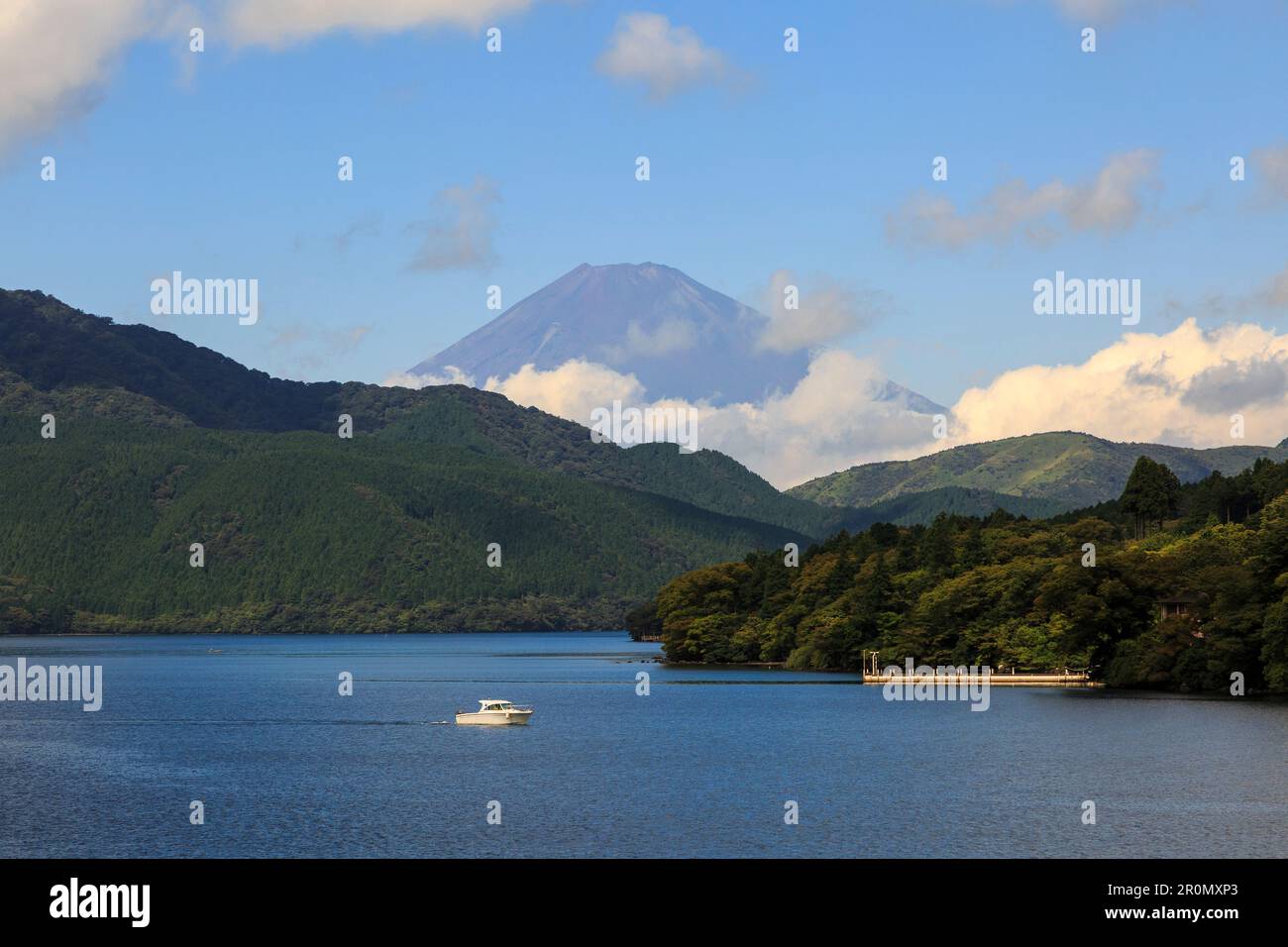 Lake ashinoko mt fuji hi-res stock photography and images - Alamy