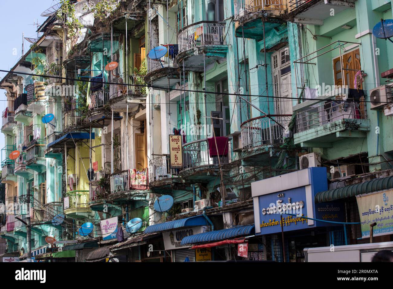 Busy neighborhood in Yangon, Myanmar Stock Photo - Alamy