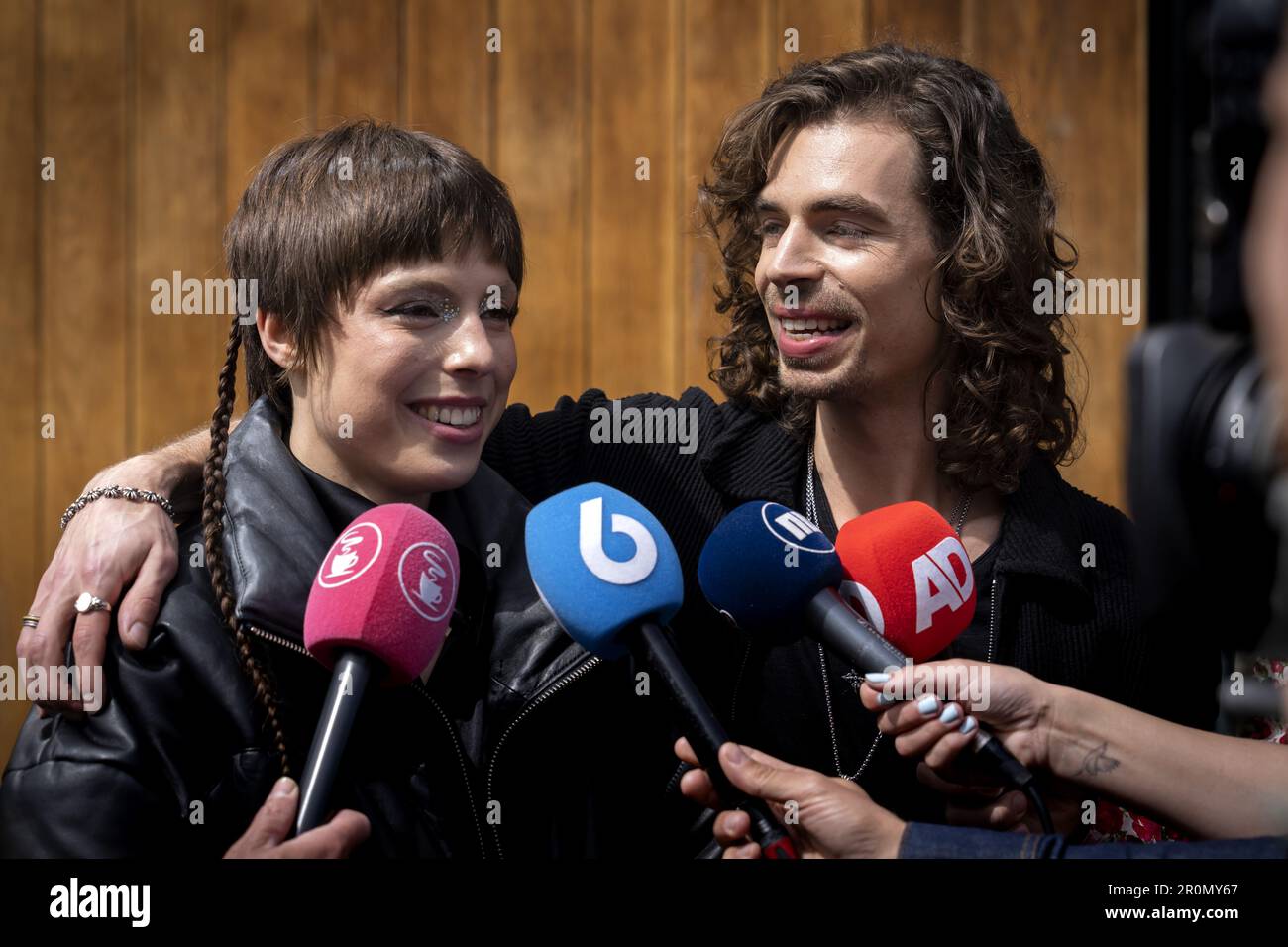 LIVERPOOL - Mia Nicolai and Dion Cooper during a farewell moment at the ...