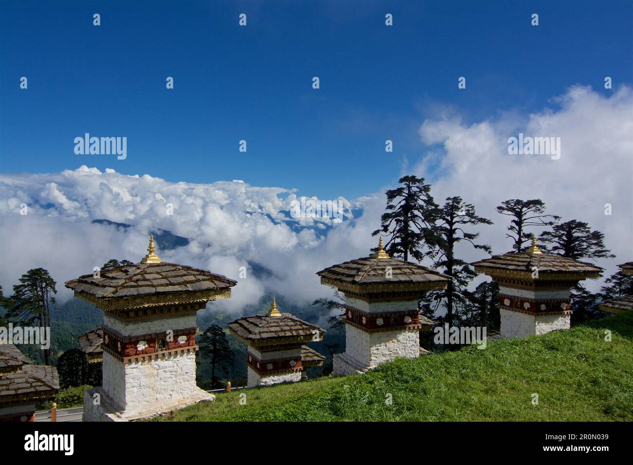 Thimpu valley bhutan hi-res stock photography and images - Alamy