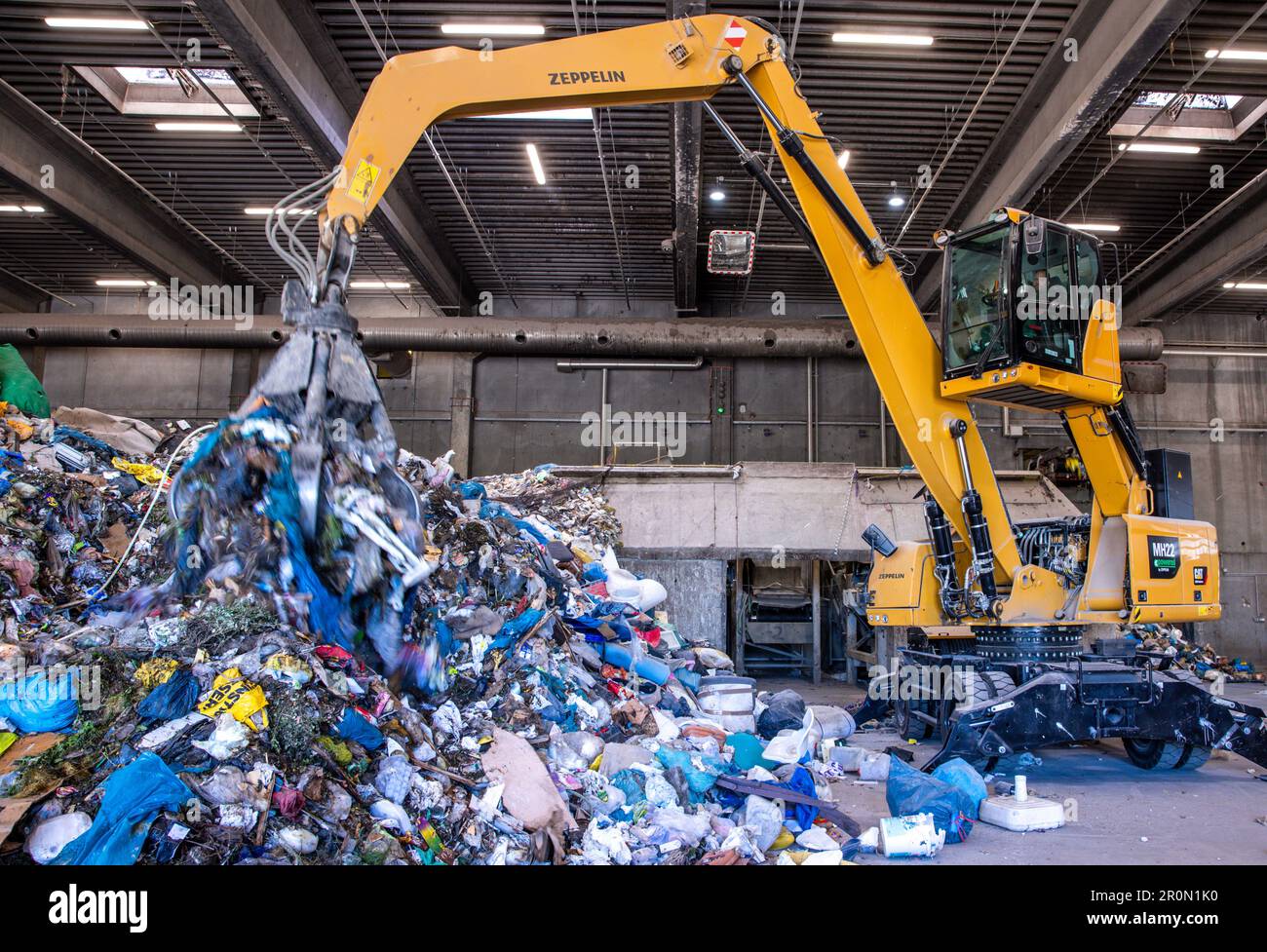 Rosenow, Germany. 09th May, 2023. An excavator lifts delivered ...