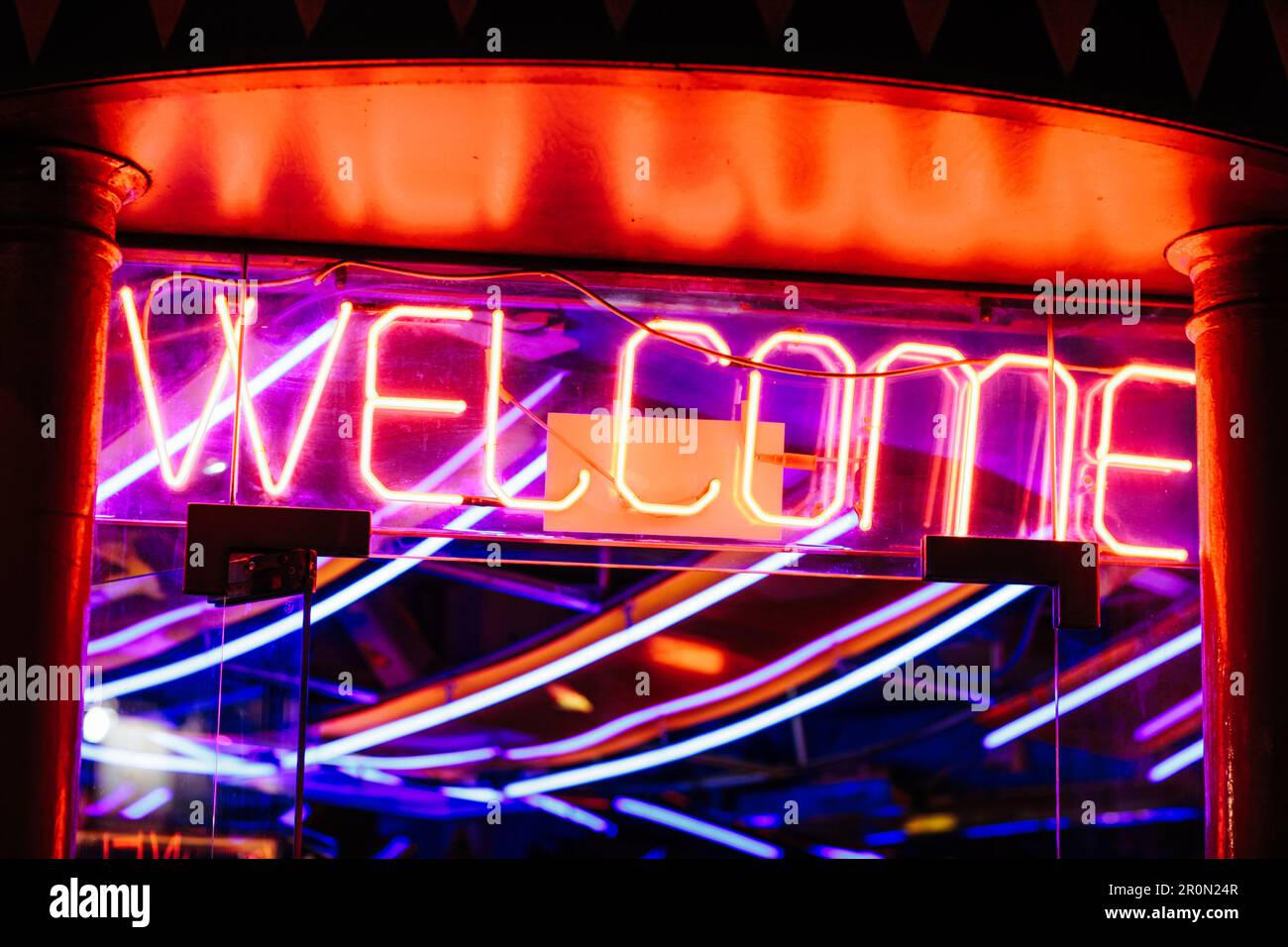 Welcome sign over entrance hi-res stock photography and images - Alamy