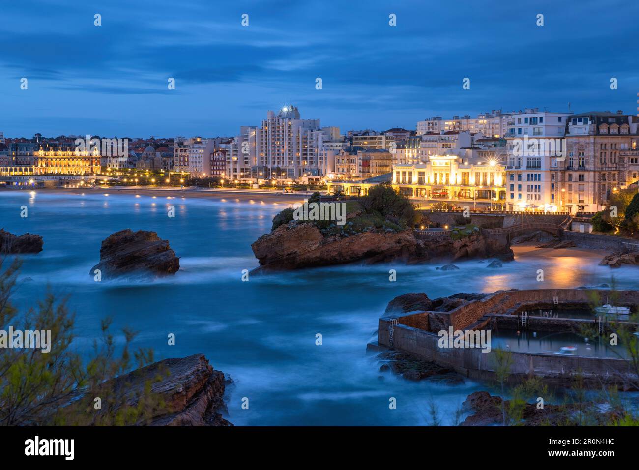 La plage Miramar et la Grande Plage, Biarritz, French Basque Country ...