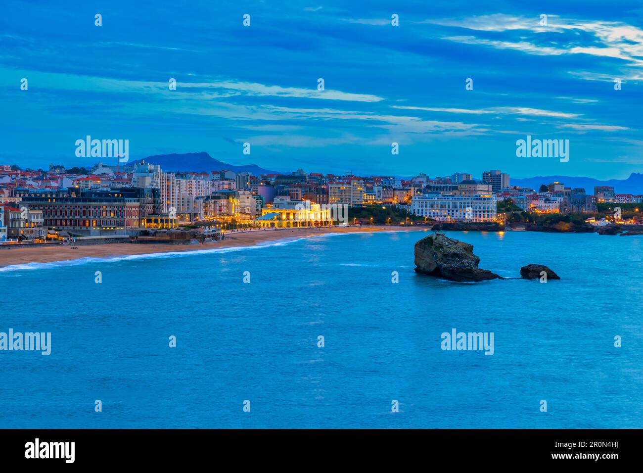 La plage Miramar et la Grande Plage, Biarritz, French Basque Country ...