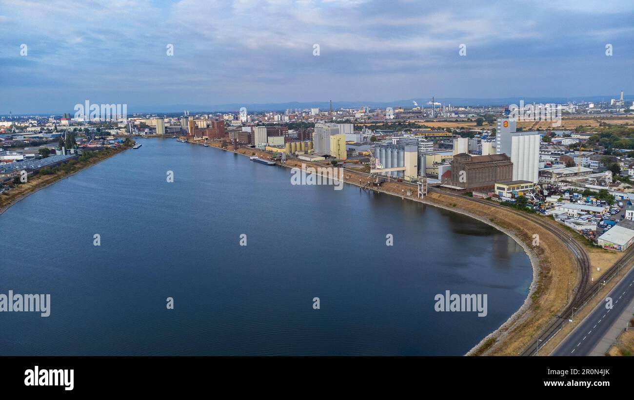 Aerial view of cityscape Mannheim surrounded by buildings and water ...