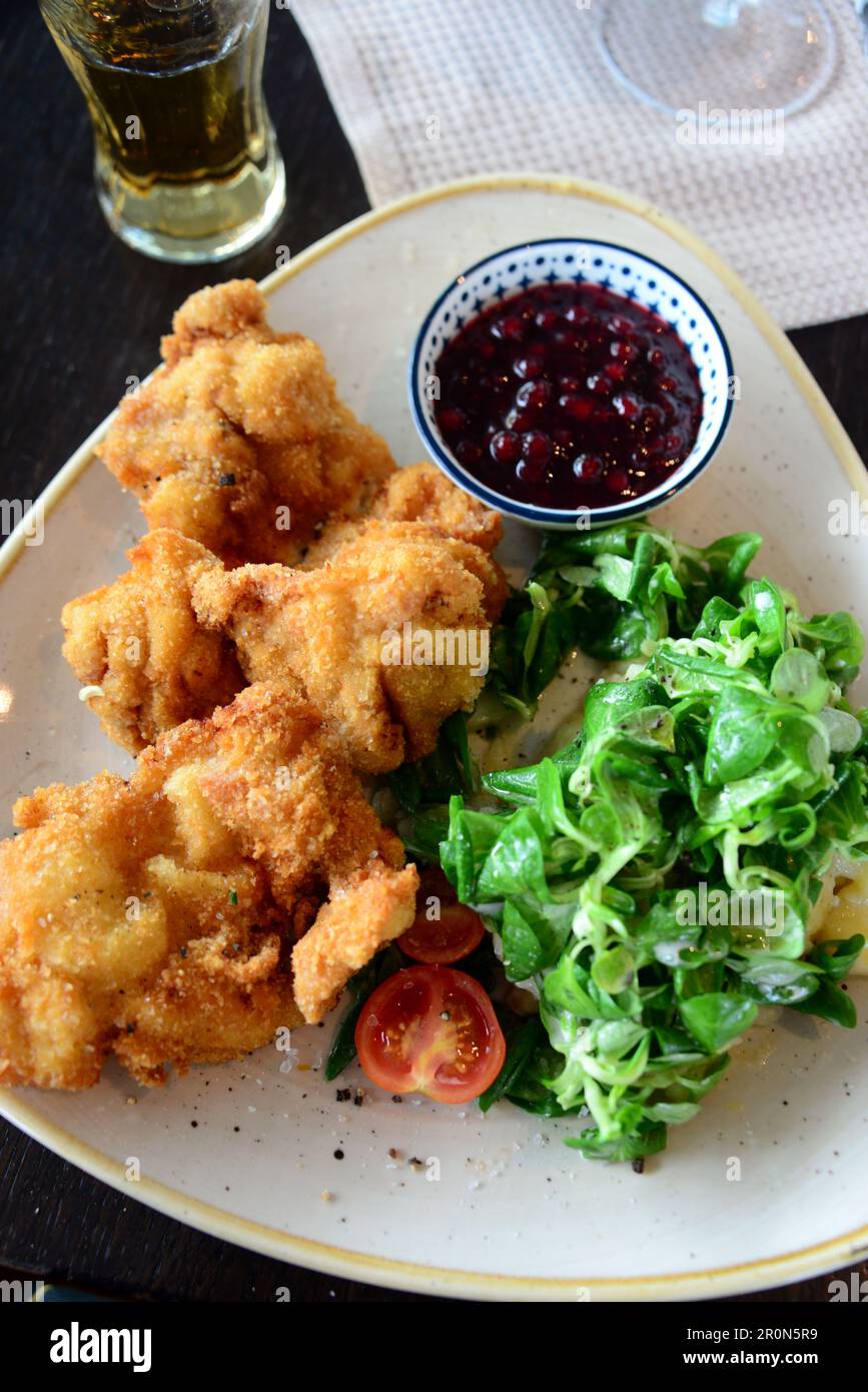 Backhendl hi-res stock photography and images - Alamy