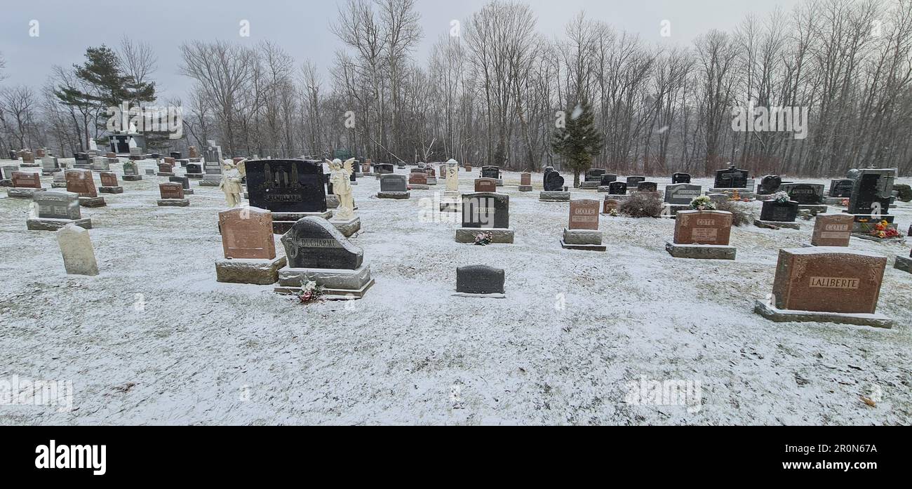 The small town cemetery hi-res stock photography and images - Alamy