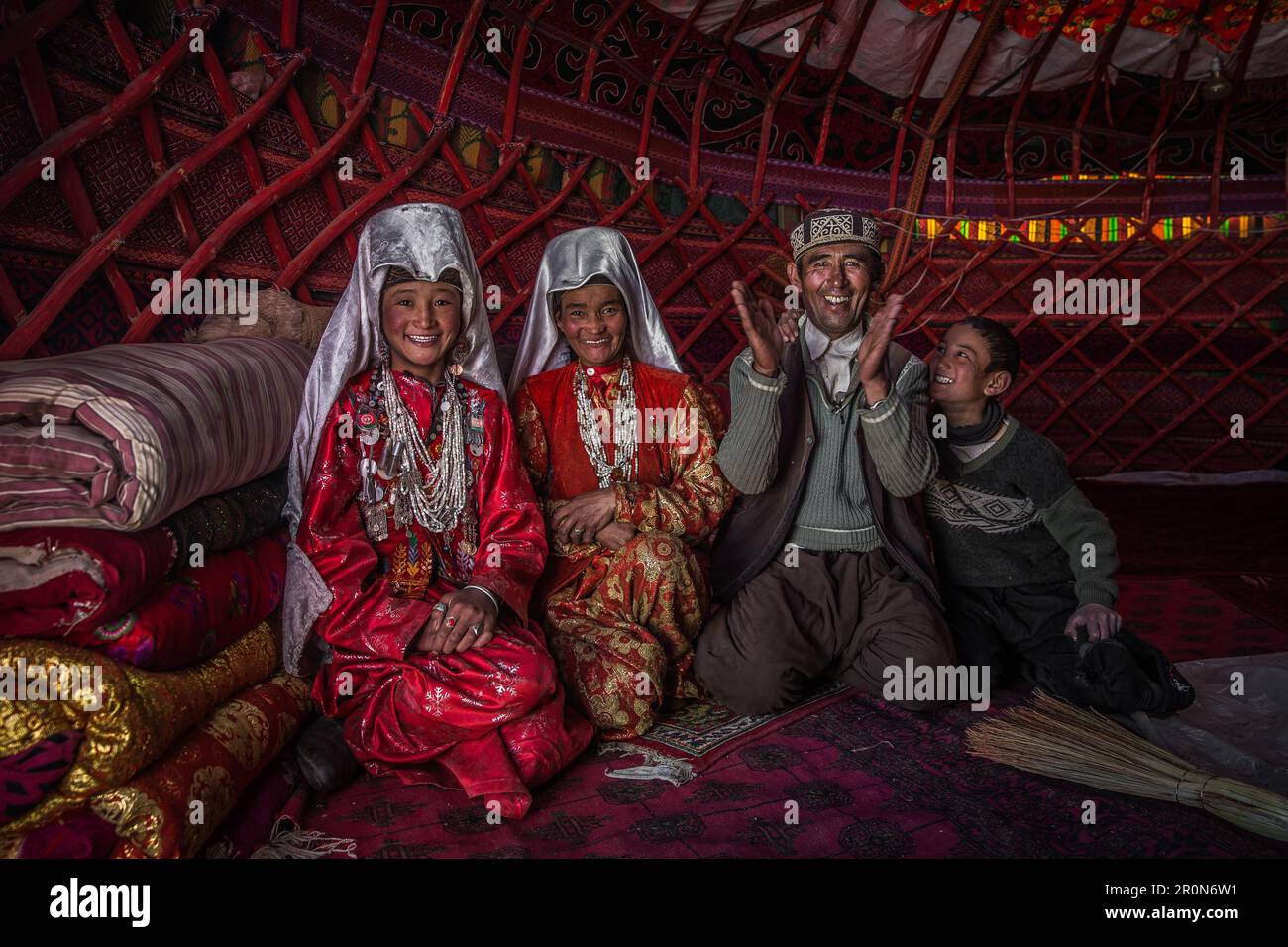 Family afghanistan hi-res stock photography and images - Alamy