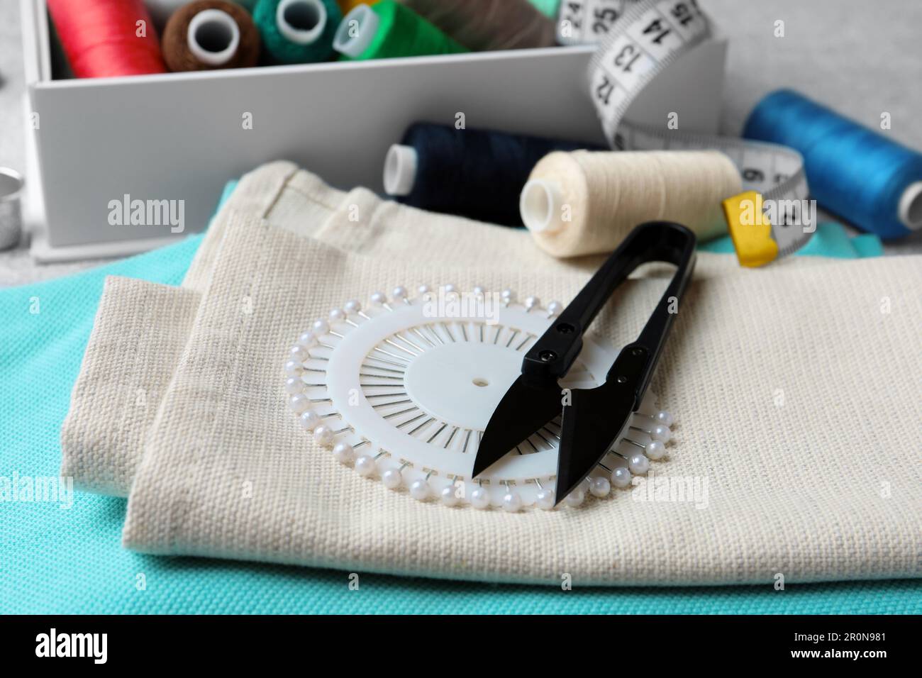 Spools of threads hi-res stock photography and images - Alamy