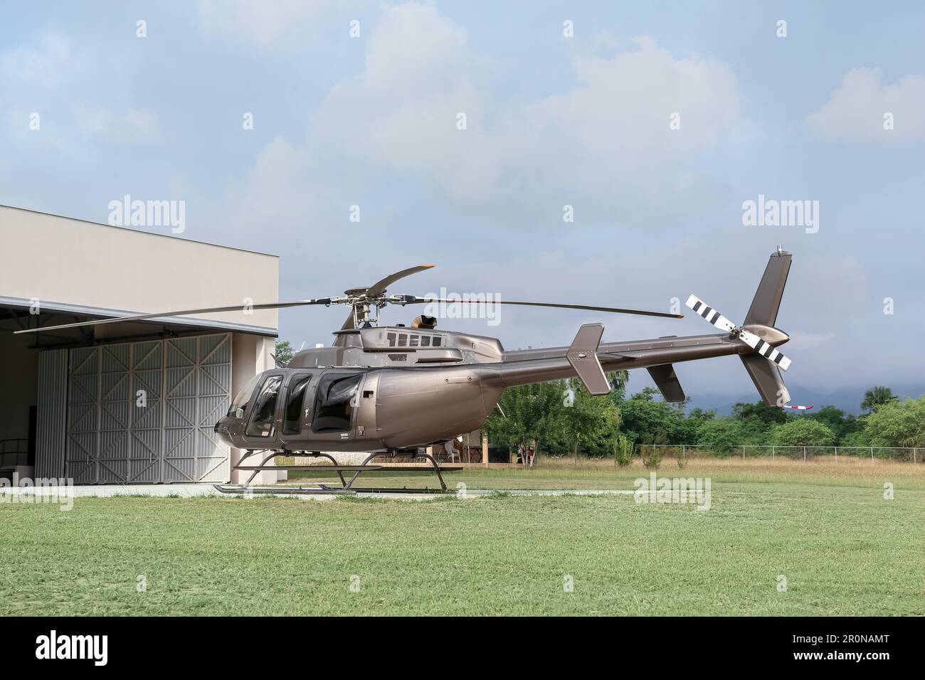 Hangar field hi-res stock photography and images - Alamy