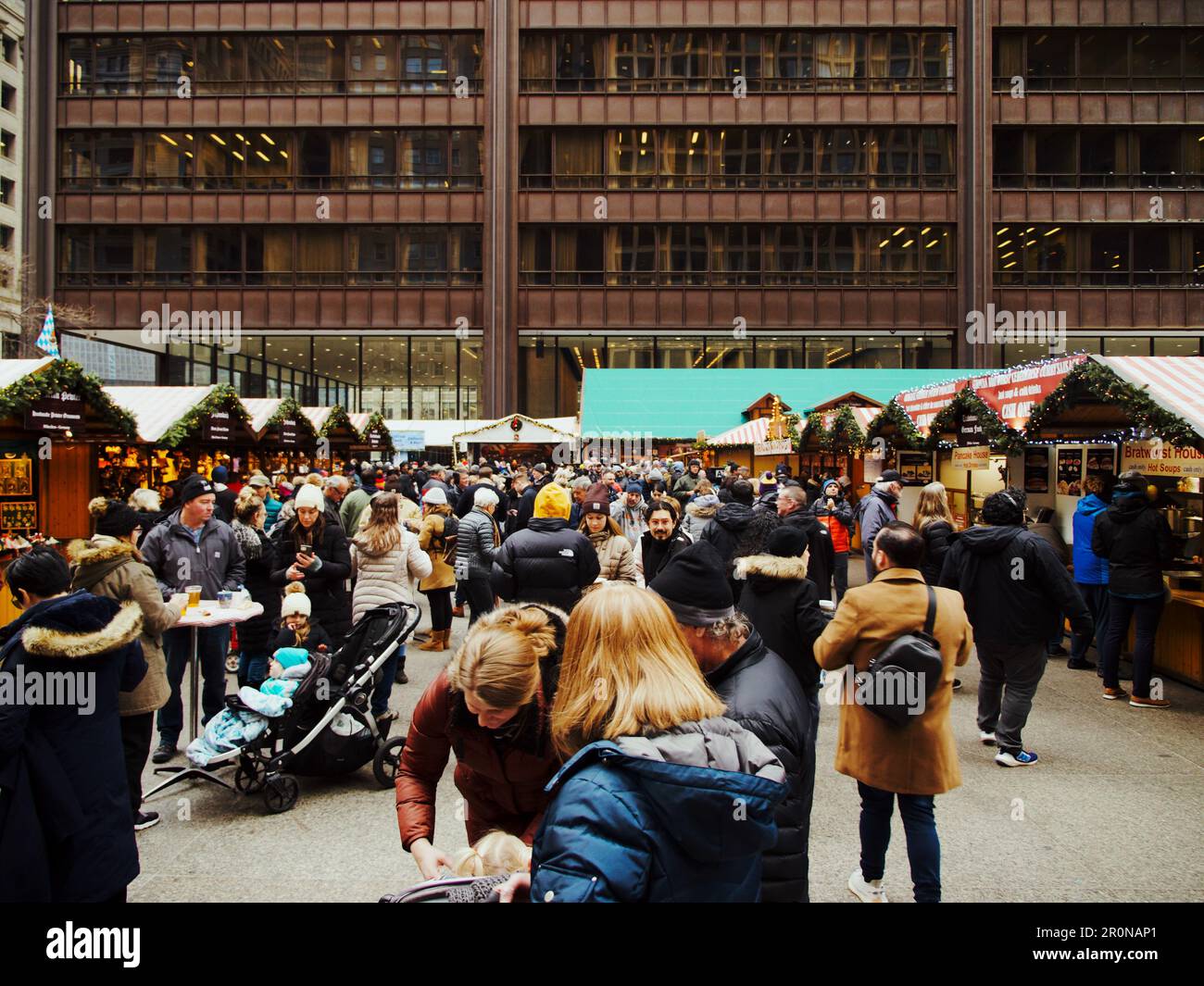 A crowded German Christmas market Chicago Daley Plaza Stock Photo - Alamy