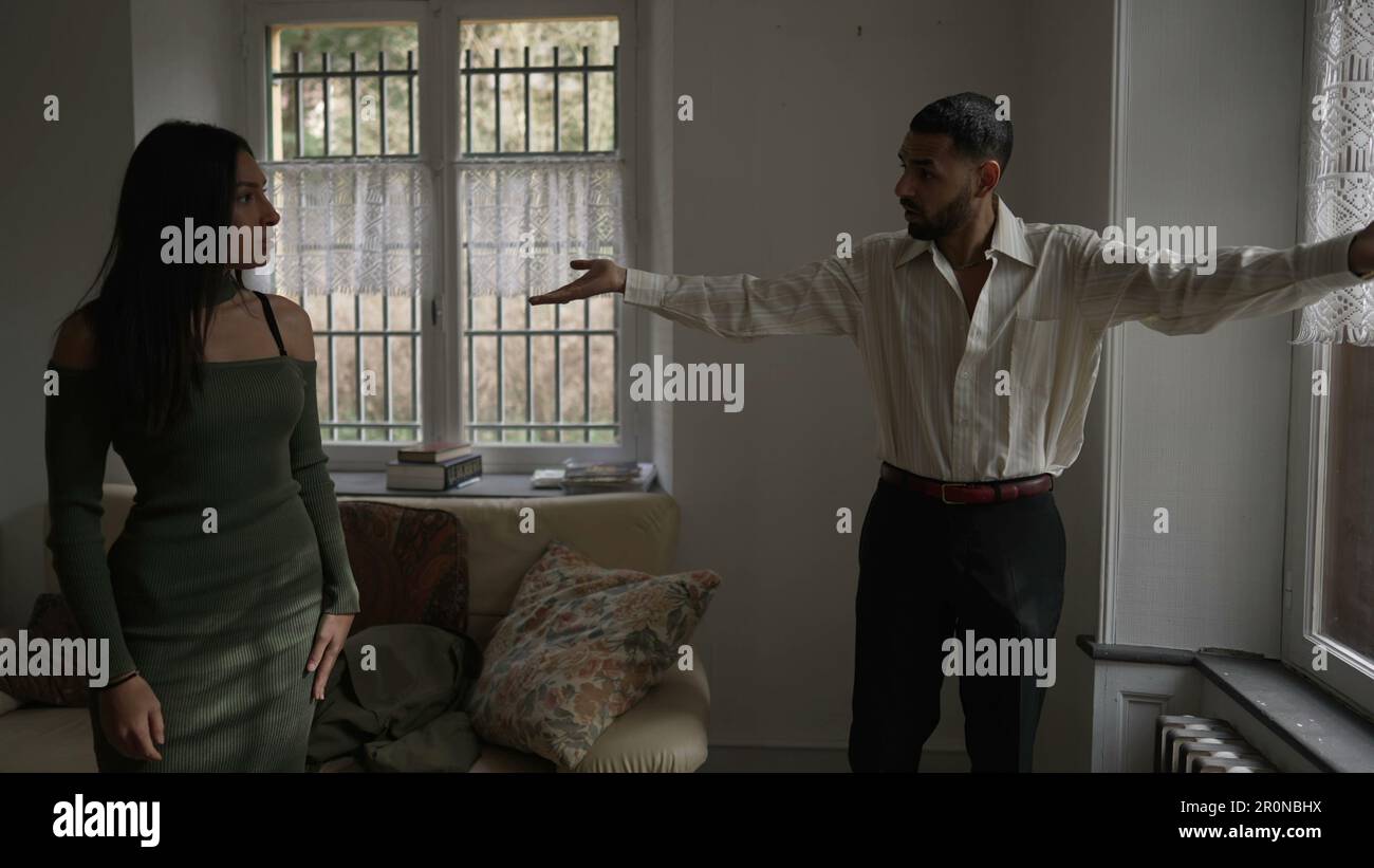 Breaking Point Strained Relationship between Married Couple Reaches its ...