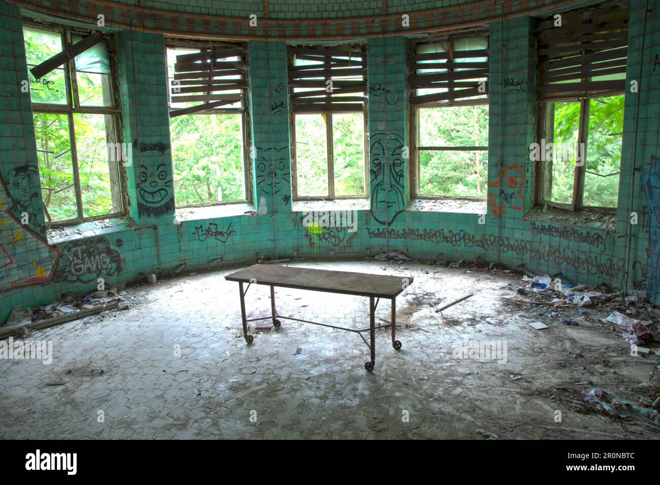 Old operating room hi-res stock photography and images - Alamy