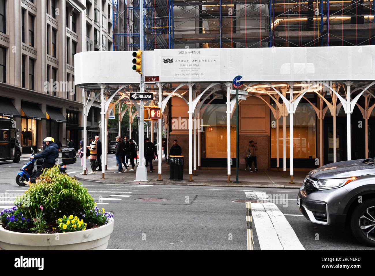 Worksite on a building - New York City - USA Stock Photo - Alamy