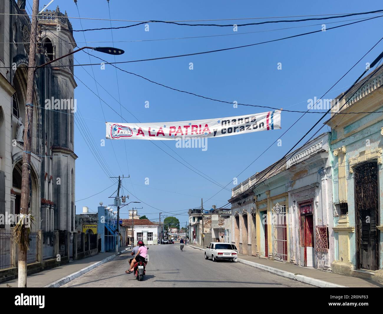 Santa Clara, Cuba - 2023: Slogan banner in the Marta Abreu street. It ...