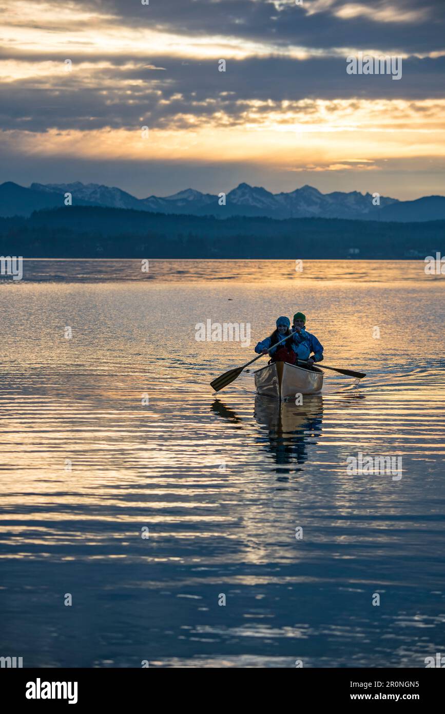 Canoeing, paddling, lake, Canadian, canoeing, duo, sunset, blue hour ...