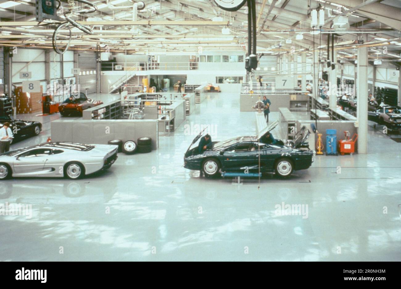 Car assembly hi-res stock photography and images - Alamy