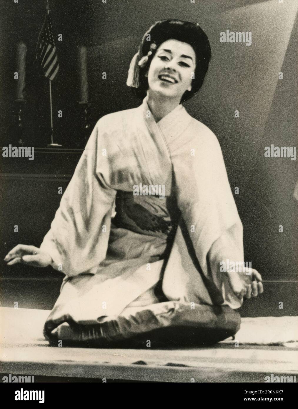 Woman wearing a Japanese kimono, USA 1965 Stock Photo - Alamy