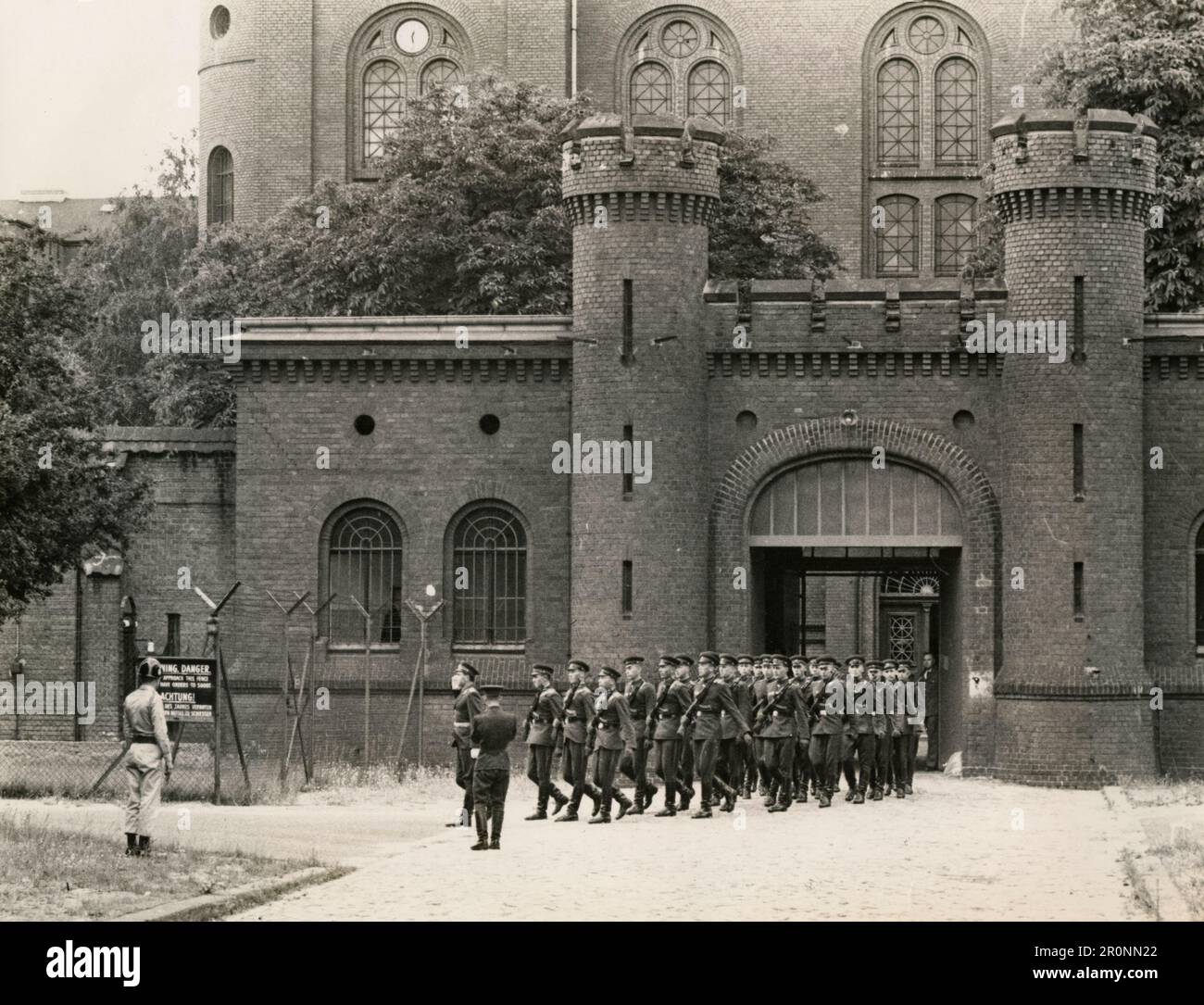 Soviet soldiers leave the Allied War Criminals prison in the Spandau ...
