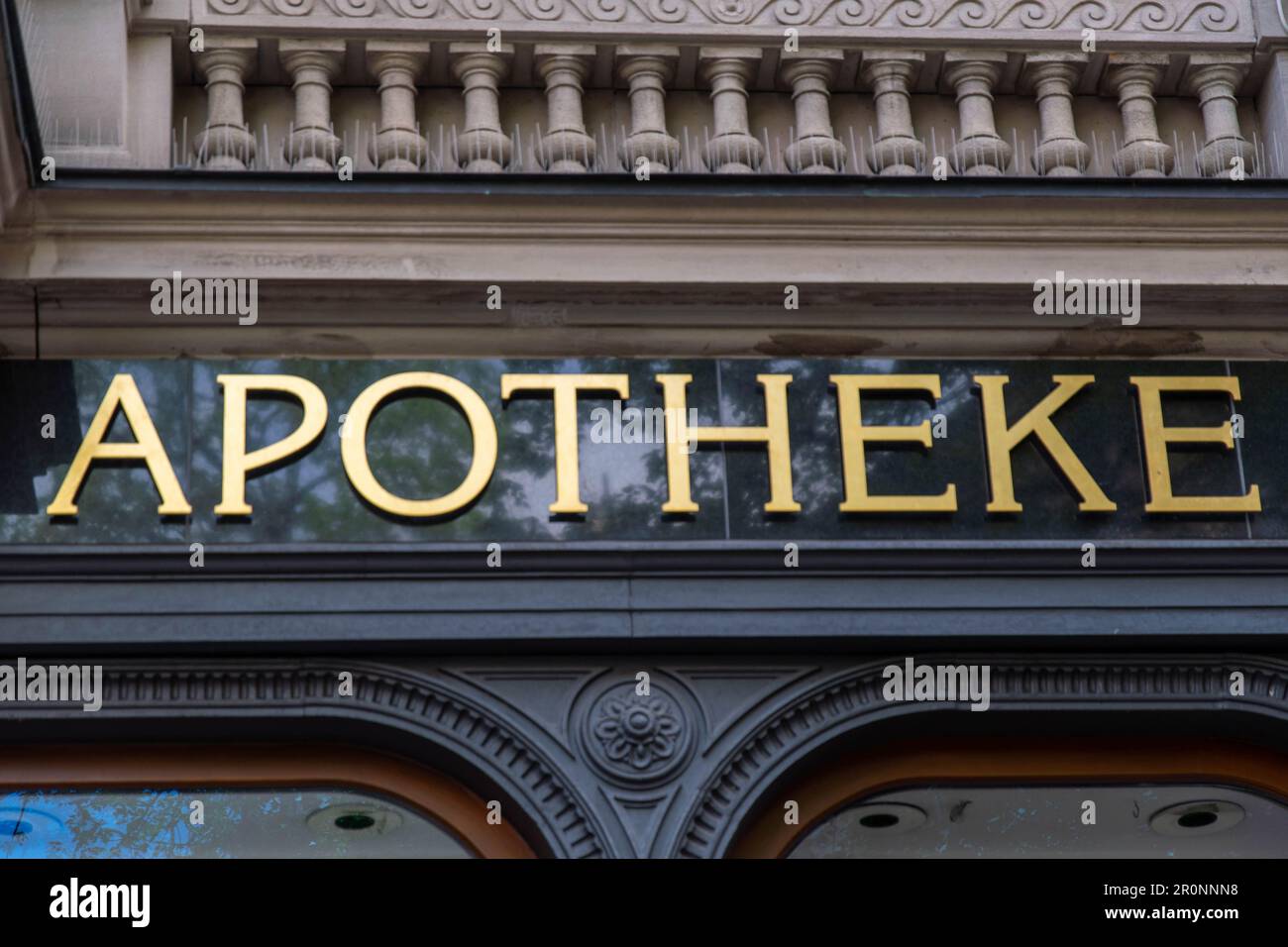 Wall drug signage hi-res stock photography and images - Alamy