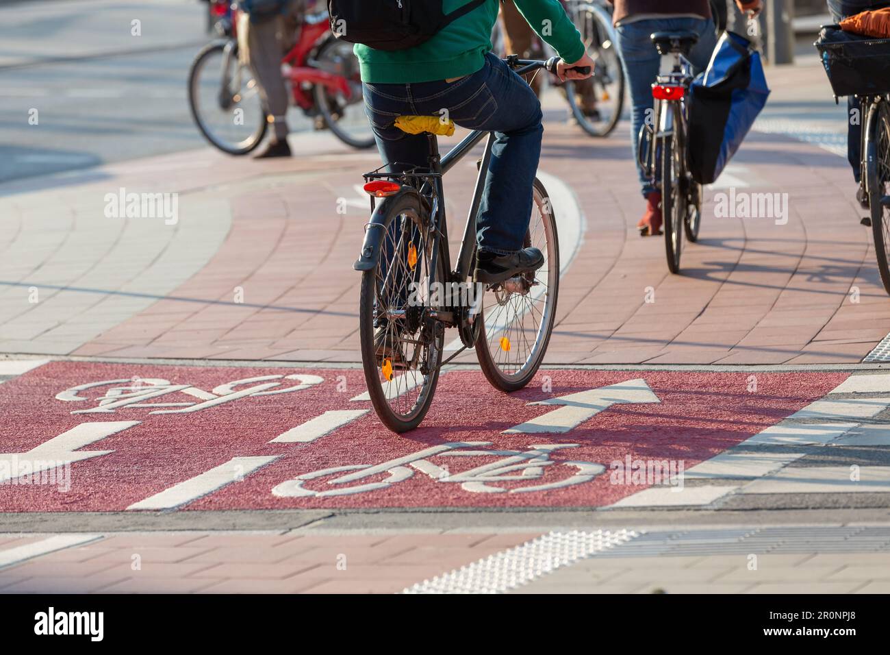 Bidirectional cycle track hi-res stock photography and images - Alamy