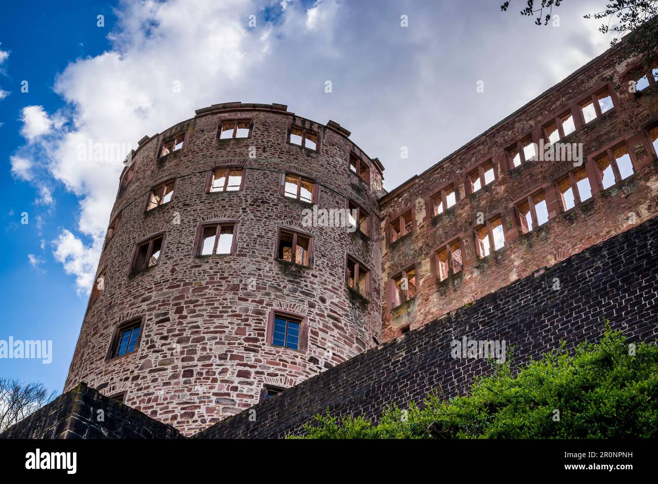 Heidelberg Castle, one of the most important Renaissance structures ...